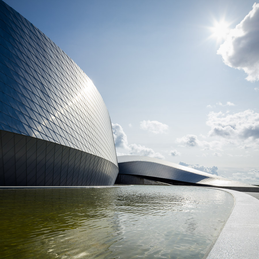 Blue Planet - Copenhagen - dynamic forms - architectural photography